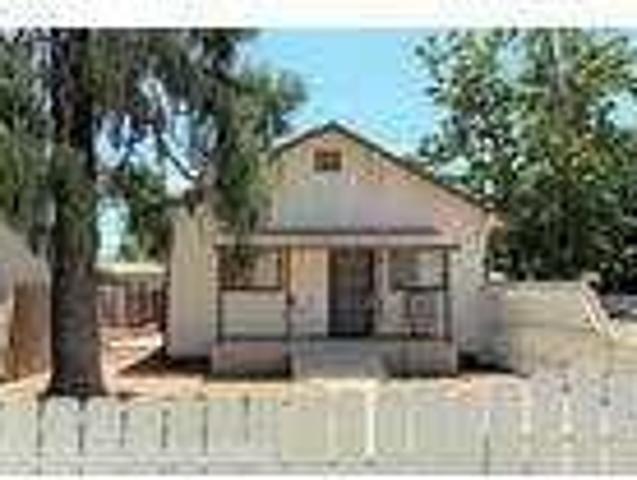 2 bedroom in Bakersfield CA 93305