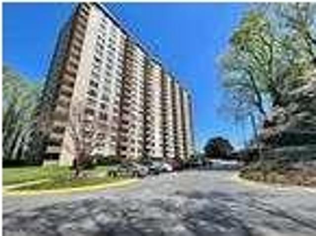2 bedroom in Bethesda MD 20814
