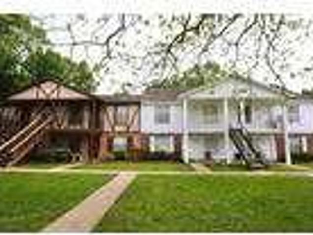 2 bedroom in Dayton Texas 77535