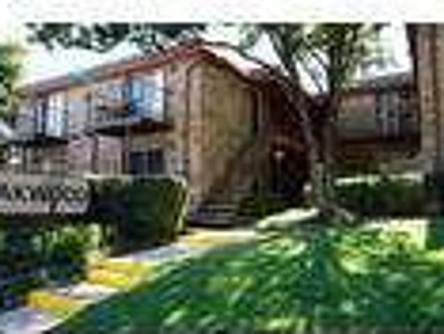 2 bedroom in Dallas TX 75211
