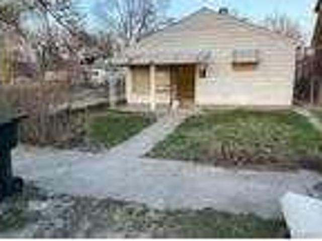 2 bedroom in Detroit MI 48228