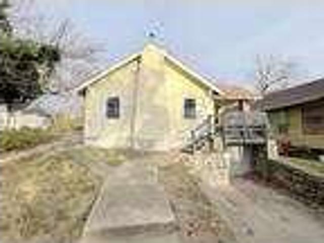 2 bedroom in Kansas City MO 64110