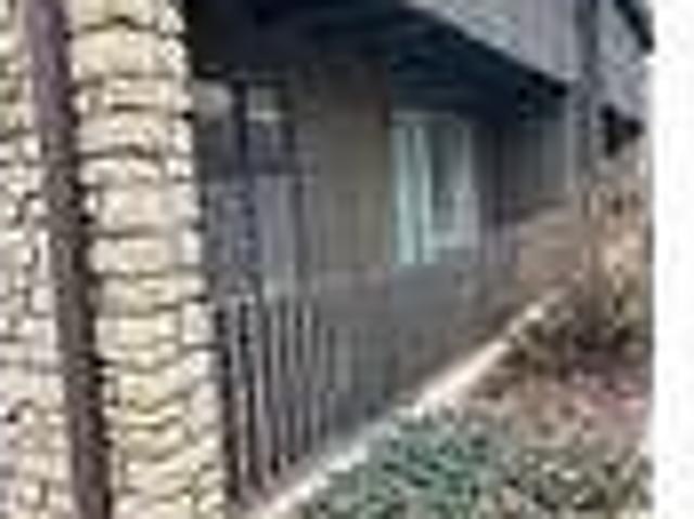 2 bedroom in Kansas City MO 64114