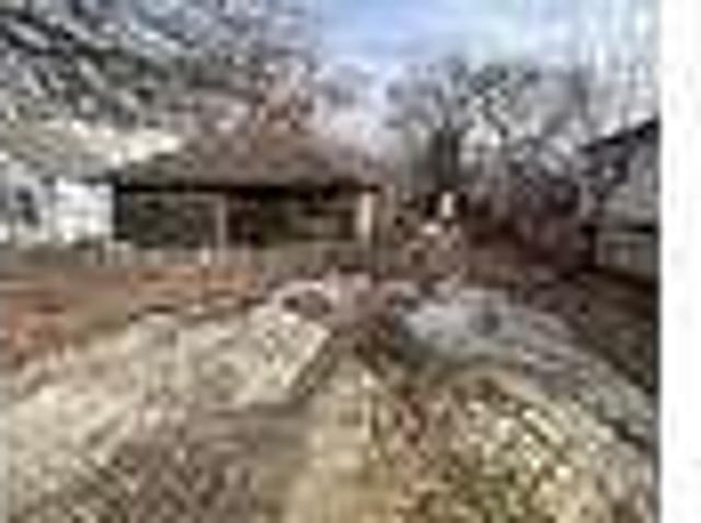 2 bedroom in Kansas City MO 64132