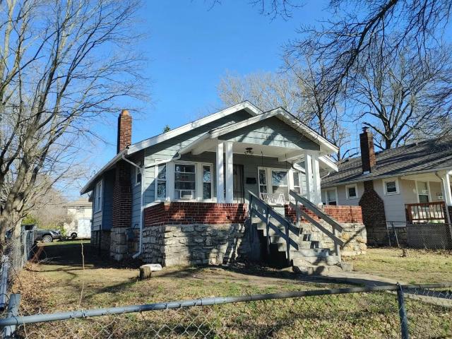 2 Bedroom in Kansas City, MO near the Plaza!