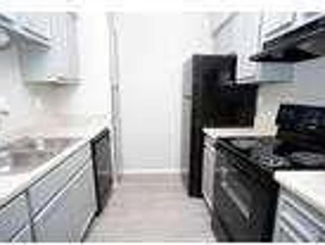 2 bedroom in Houston TX 77042