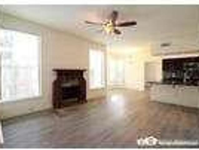 2 bedroom in Houston TX 77057