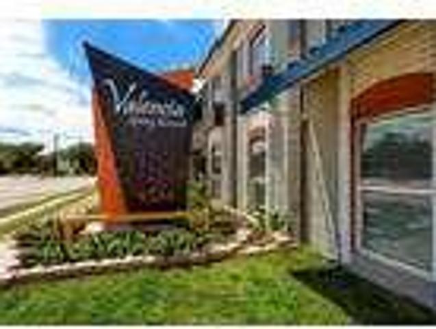 2 bedroom in Houston TX 77055