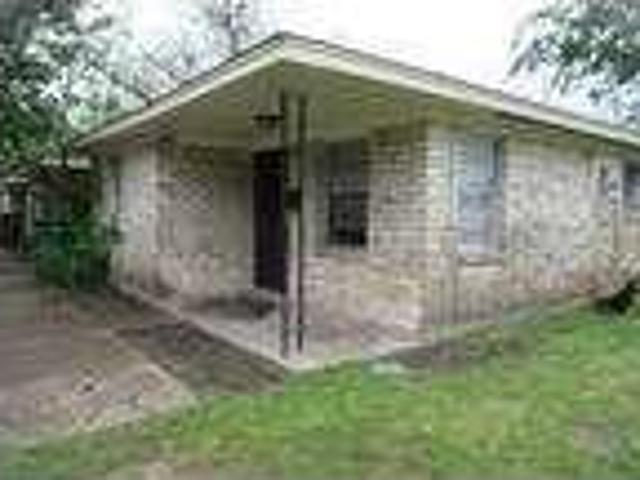 2 bedroom in Houston TX 77016
