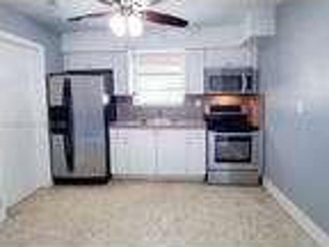 2 bedroom in Hialeah FL 33010