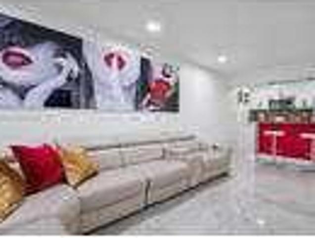 2 bedroom in Hialeah FL 33012