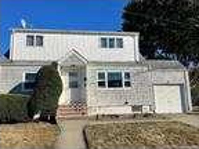 2 bedroom in Island Park New York 11558