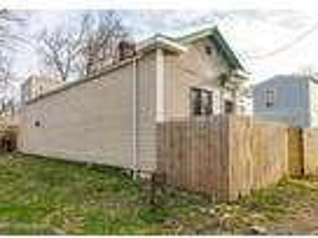 2 bedroom in Louisville KY 40212