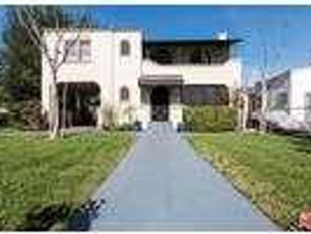 2 bedroom in Los Angeles CA 90019