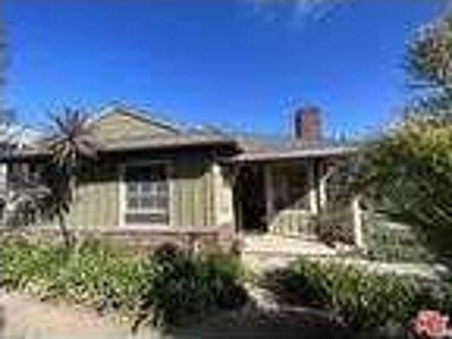 2 bedroom in Los Angeles California 90056