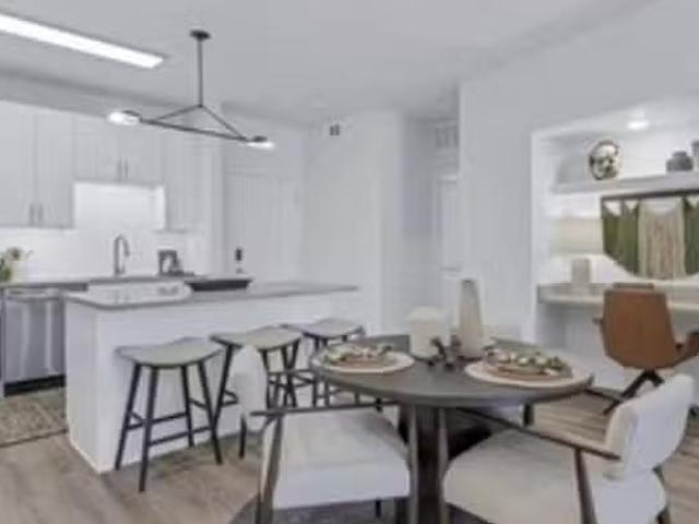 2 Bedroom in Lakewood, CO, Belmar 2 Bedroom 2 Bath