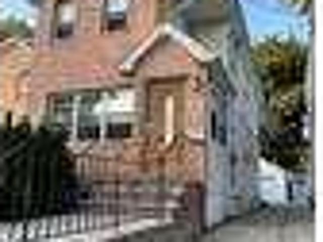 2 bedroom in Little Neck New York 11363