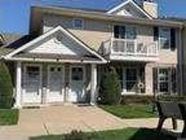 2 bedroom in Lindenhurst NY 11757