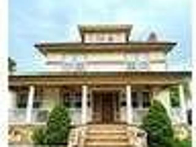 2 bedroom in Lynbrook New York 11563