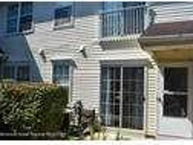 2 bedroom in Morganville NJ 07751