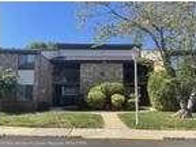 2 bedroom in Manalapan New Jersey 07726