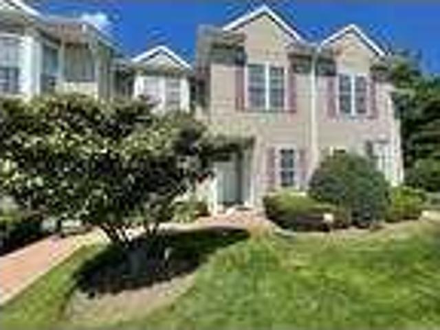 2 bedroom in Melville New York 11747