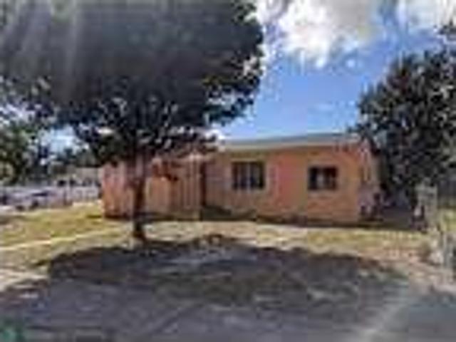 2 bedroom in Miami FL 33147