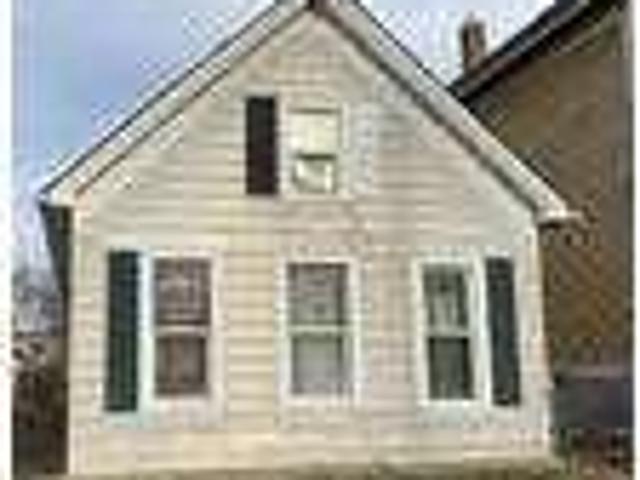 2 bedroom in Milwaukee WI 53215