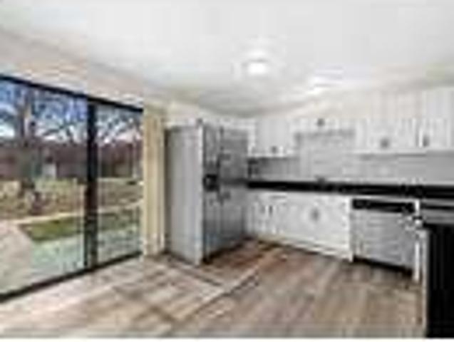 2 bedroom in Milwaukee WI 53223