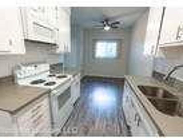 2 bedroom in Northridge CA 91325