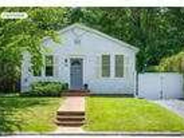 2 bedroom in Southampton NY 11968