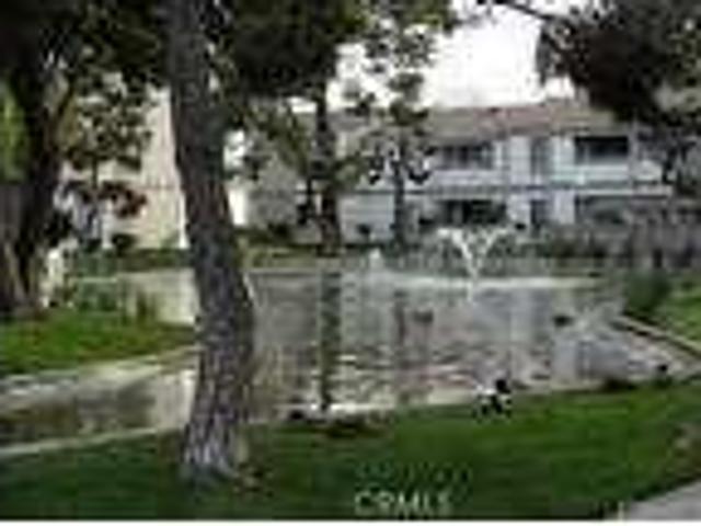 2 bedroom in Santa Ana CA 92704