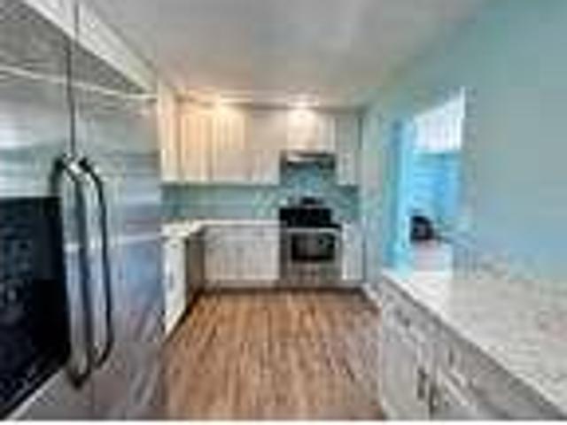2 bedroom in Sarasota Florida 34232