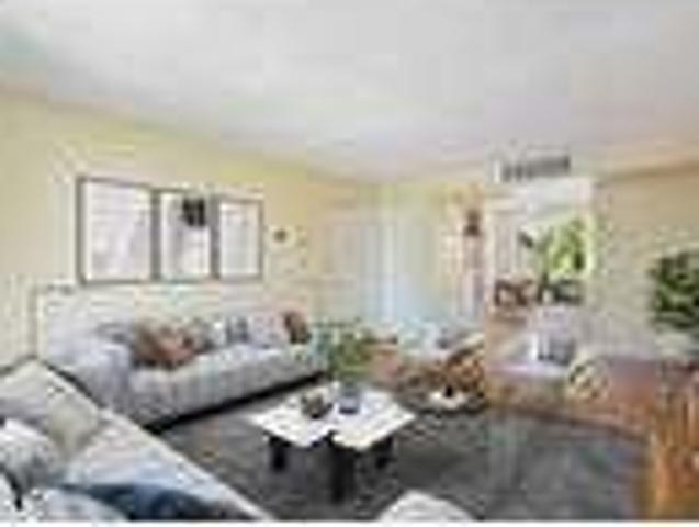 2 bedroom in Skokie IL 60076