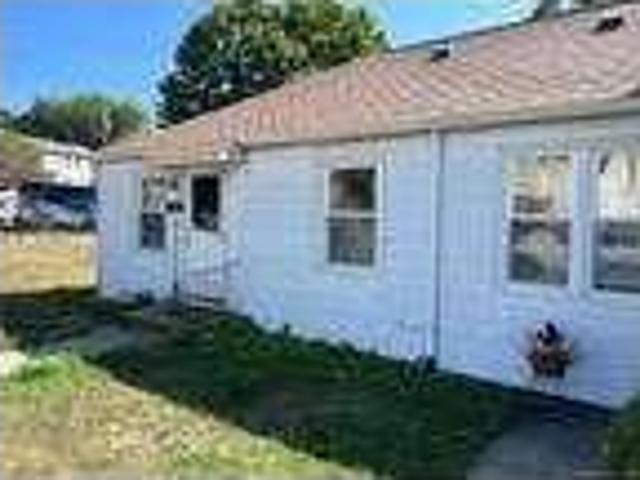 2 bedroom in Stratford Connecticut 06614