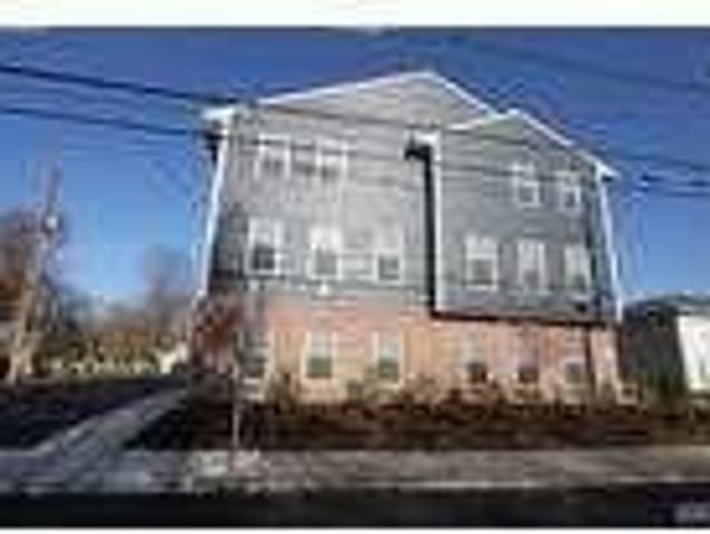 2 bedroom in Pompton Lakes NJ 07442