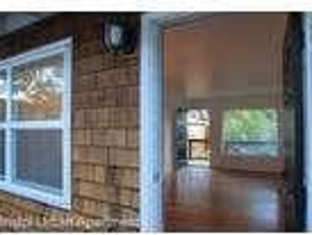 2 bedroom in Portland OR 97202