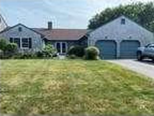 2 bedroom in Portsmouth Rhode Island 02871