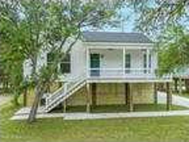 2 bedroom in Pass Christian MS 39571