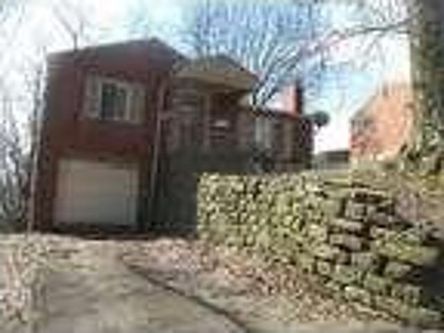 2 bedroom in Pittsburgh PA 15221