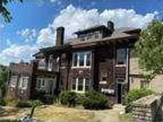 2 bedroom in Pittsburgh Pennsylvania 15205