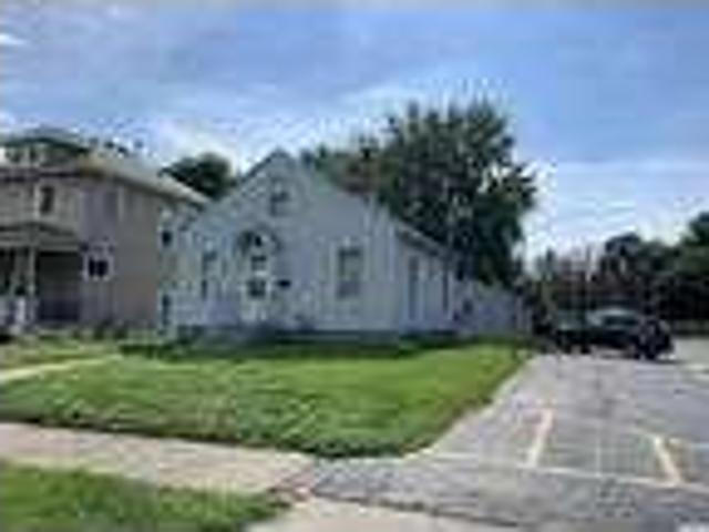 2 bedroom in Rock Island Illinois 61201