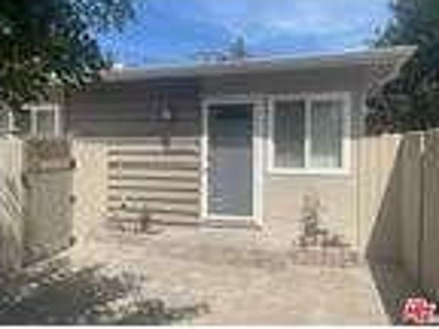 2 bedroom in Woodland Hills CA 91364