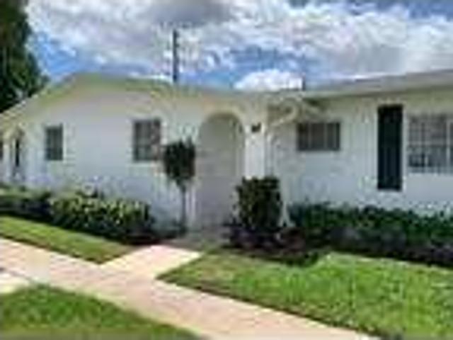 2 bedroom in West Palm Beach Florida 33415