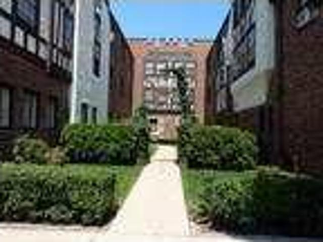 2 bedroom in Winnetka IL 60093