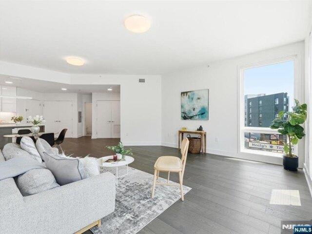 2 bedroom, Jersey City NJ 07302 104188227