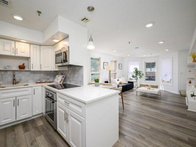 2 bedroom, Jersey City NJ 07302 104692353