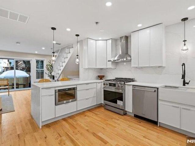 2 bedroom, Jersey City NJ 07302 LS101783539