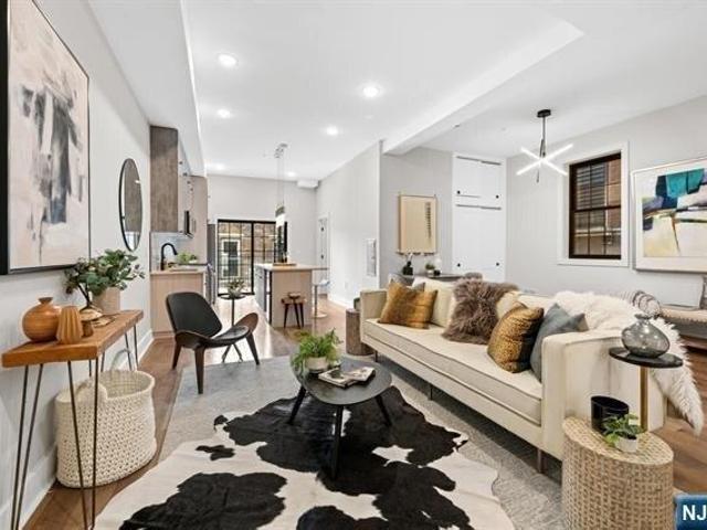 2 bedroom, Jersey City NJ 07307 104920100