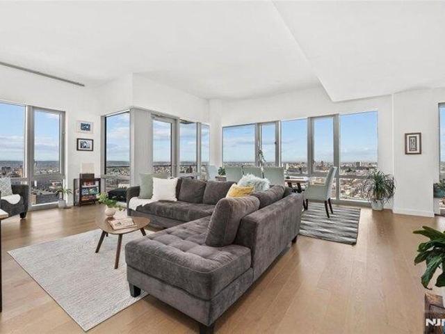 2 bedroom, Jersey City NJ 07310 105125268